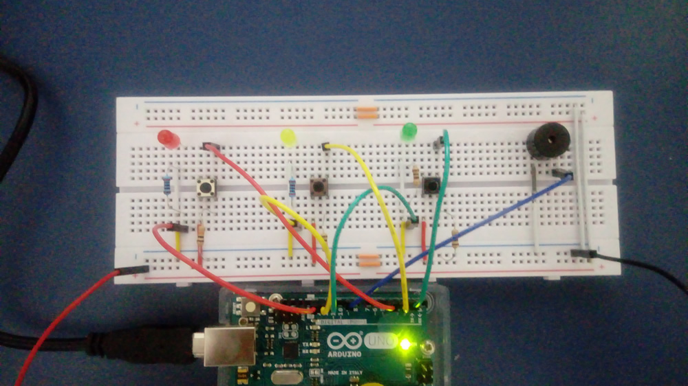 Projeto 08 - Piano com buzzer ~ Squids Arduino