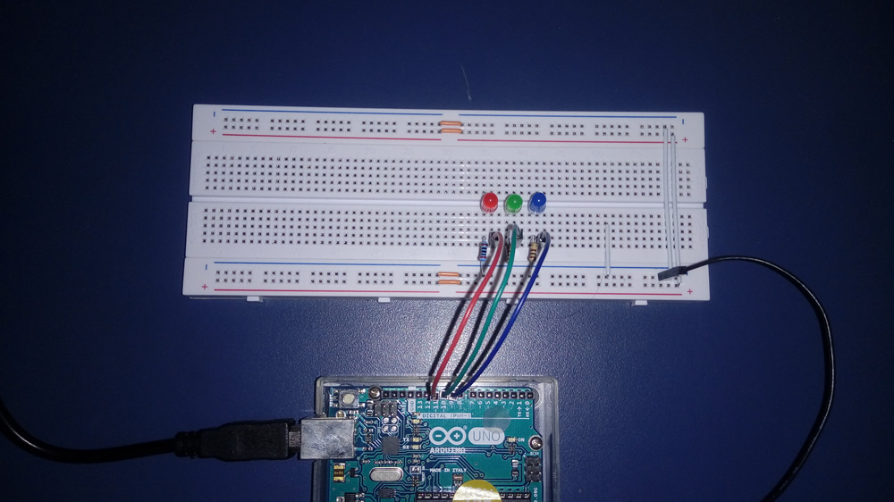 Projeto 20 - Criando cores RGB usando 3 leds (cores do arco-íris) ~ Squids Arduino